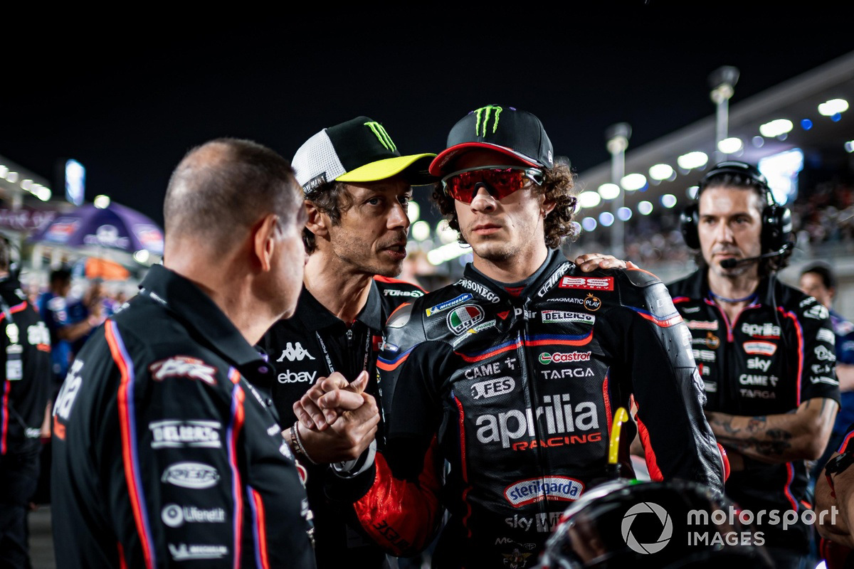 MotoGP: Марко Беццекки - Не знаю, какой доступ к информации имеет Росси, но его советы бесценны ...